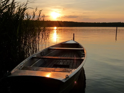 Kostenloses Foto: Abend am See - pixelio.de