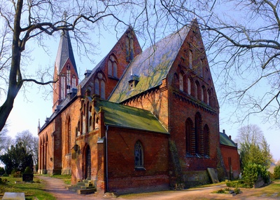 Kostenloses Foto: Dorfkirche Prohn - pixelio.de